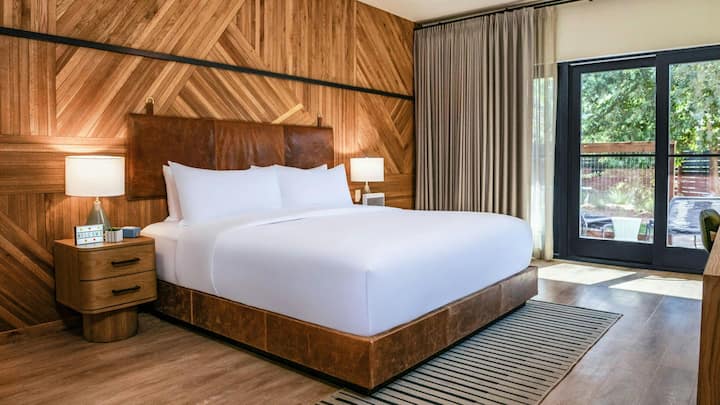 A Hip Take On Throwback Lodging - Calistoga, CA