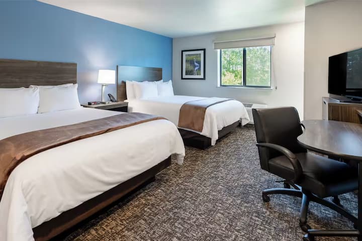 Double The Queen Fun – 2 Stays, Endless Comfort - Ketchikan, AK