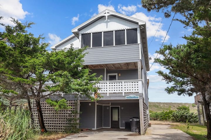 Dream Oceanfront Getaway With Private Hot Tub - Outer Banks, NC