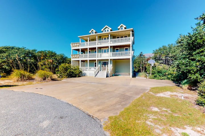 7br Waterview | Private Pool | Hot Tub - Avon, NC