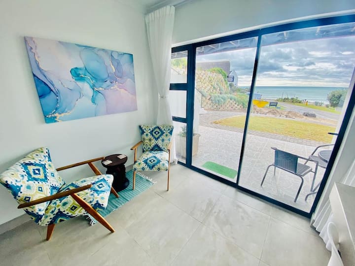 Sea Views, Luxury Room, Beachfront Pool Retreat! - Saint Francis Bay