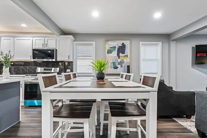 Newly Remodeled-hottub Navy-near Lake 4br - Barefoot Bay, Mundelein