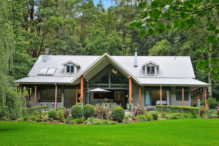 Waldenbrook - Luxury In The Woods - Berry