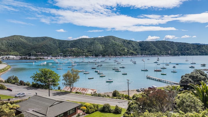 Waikawa Bay View - Waikawa Holiday Home - Picton