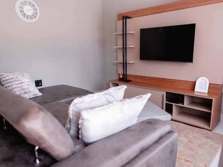 Deluxe Apartment 4 - Phalaborwa