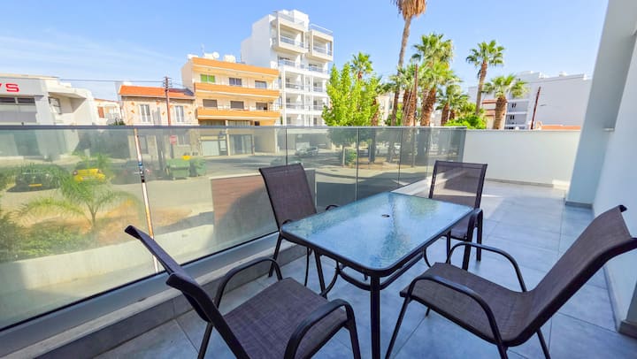 Pool Citylux Apartment - Larnaca