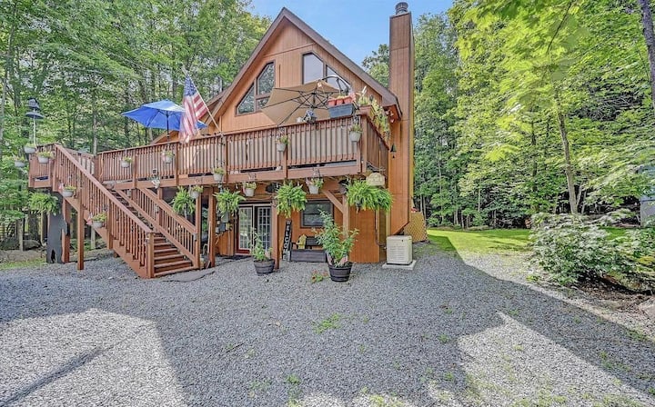 Lake Beach & Ski Hill At Your Doorstep - Lake Ariel, PA