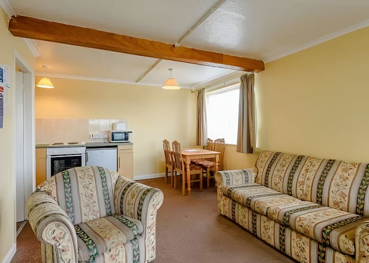 Elmhirst First Floor Apartment (Sleeps 6) 228 - Skegness