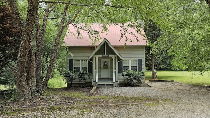 Cardinal Nest -Mountain Views, Babbling Stream - Blairsville, GA