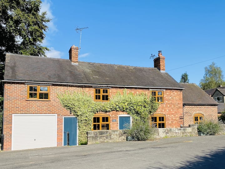 Yoxall Cottage - Alton