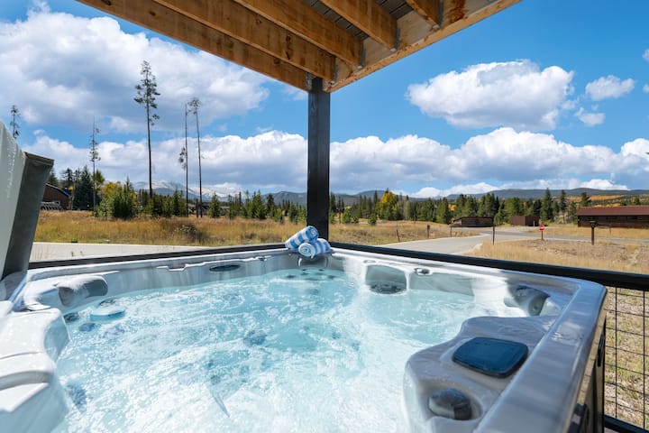Cozy Luxe Townhome W/ Hot Tub + Winter Park Views - Fraser, CO