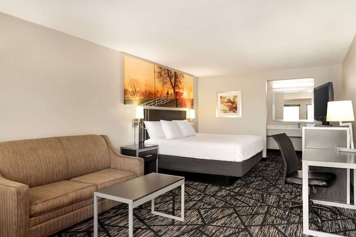 Days Inn San Antonio | King Bed | Near Six Flags - San Antonio, TX