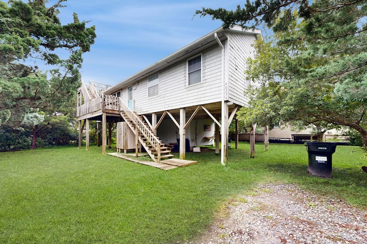 Blue Dolphin 054: Dog Friendly, 4 Lots From Ocean - Avon, NC