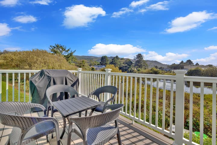 Lake Marie Lodge # 32 | Lake View W/ Arcade Games - Rockaway Beach, OR