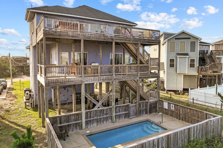 Coastal Home With Private Pool, Game Room, Deck - Outer Banks, NC