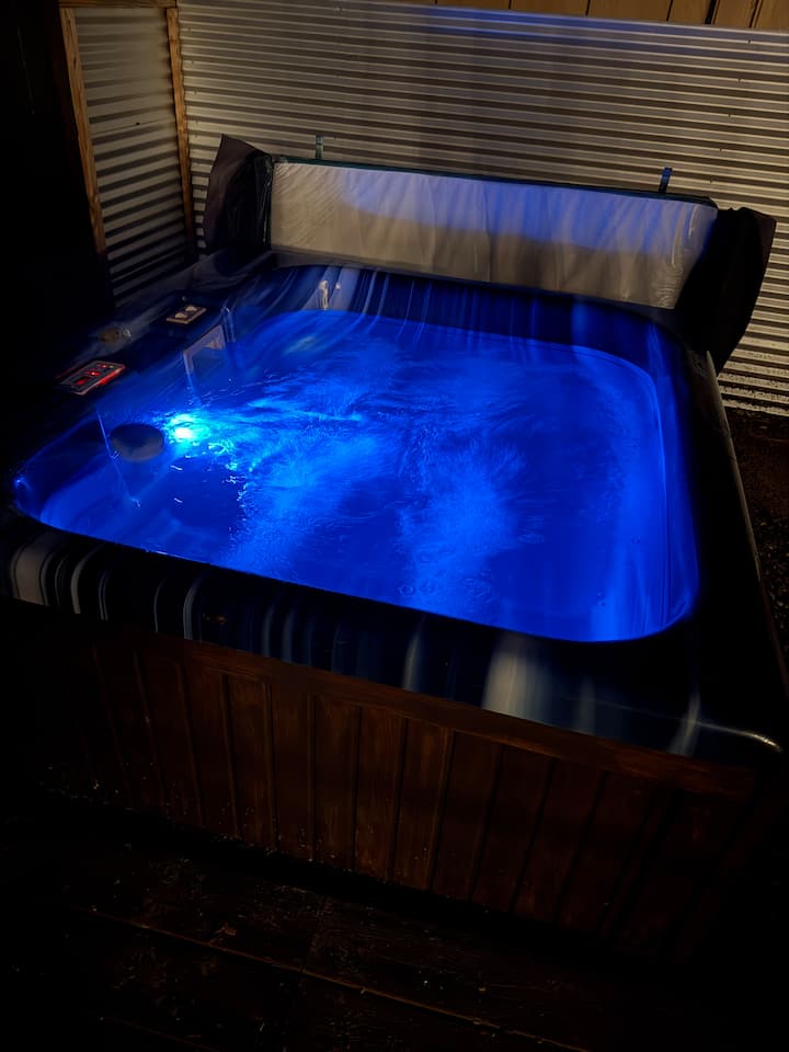 Modern Rustic Escape, Hideaway - Cozy Hot Tub - Big Bear, CA