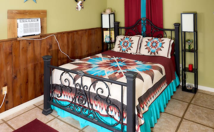 Pleasant Days Lodging Southwest Cottage - Homosassa, FL