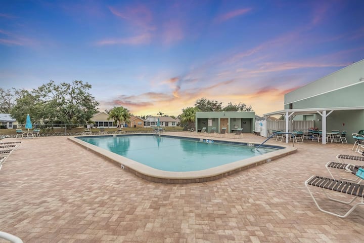 Golfin' Dolphin! Community Pool! Near Ami/img - Bradenton, FL