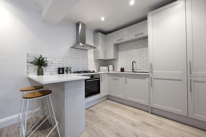 Confort-vue Sur Rue-maison-salle De Bain Privée - Cheltenham