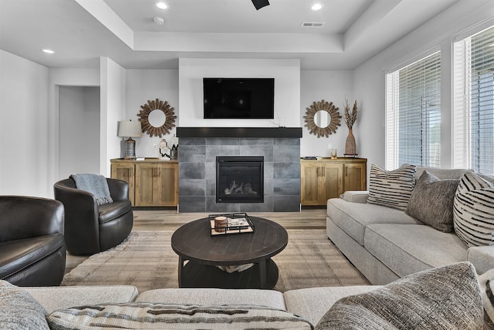 Heron House: Modern Retreat Near Lake And Golf - Lake Lowell, ID