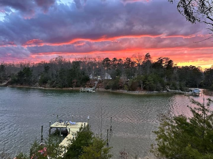 Waterfront Serenity | Dock, Firepit & Views - Belle Isle State Park, Lancaster