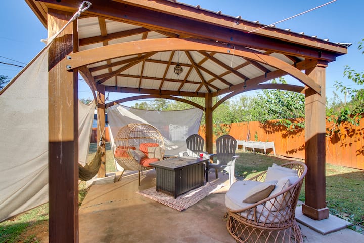 Easy Okc Access! Quiet Home W/ Yard & Workspace - Midwest City, OK