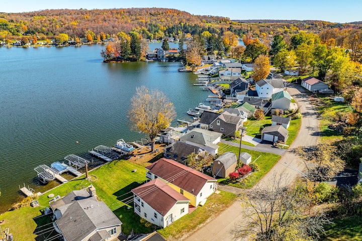 All-season Adventures! Lime Lake Retreat W/ Dock - Alpine Lake, Delevan