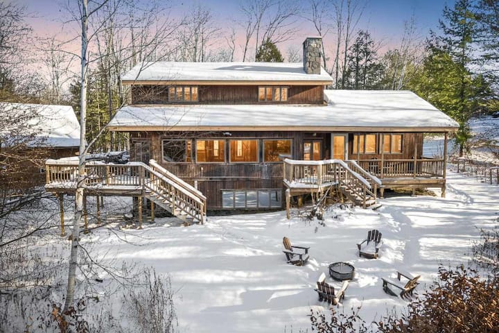 Classic 5-br Vermont Ski Home | 5 Min To Okemo - Ludlow, VT