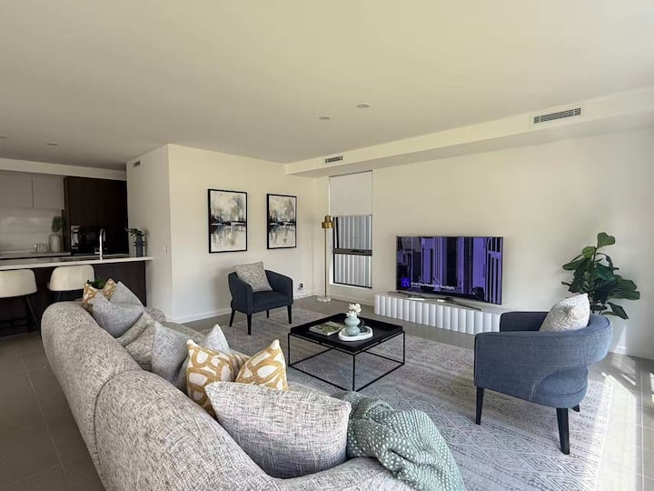 Modern 5br Getaway In Gledswood Hills - Camden