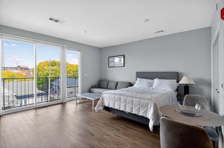 Special Seasonal Rates | Studio Near Iu & Kirkwood - Bloomington, IN