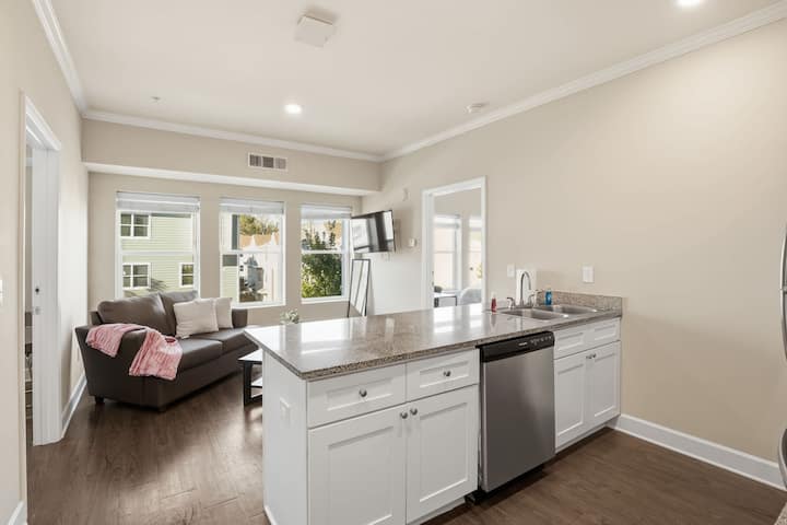 Relax And Explore Poolside Stay Near Local Spots - Clemson, SC