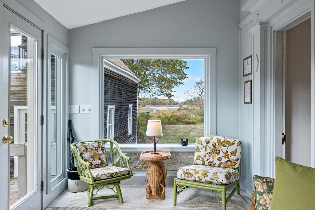 Casa quintessencial de toninhas com vista para a água - Casas para ...