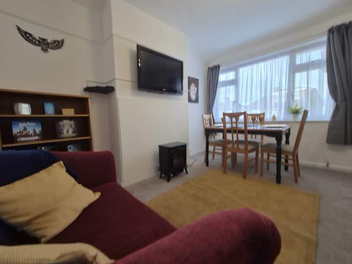 Potter Or Not, Family & Contractor Friendly Flat - St Albans