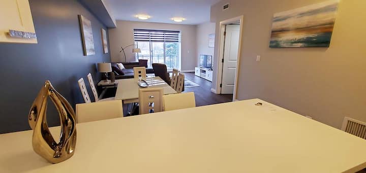 Luxury Executive 1-bedroom Plus Den City Townhome - Greater Sudbury