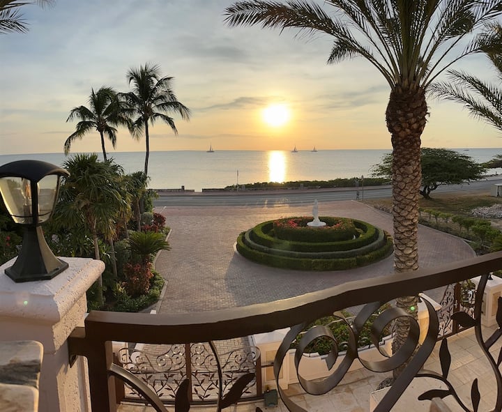 Luxury Oceanfront 5br / 5.5ba Villa, Pool, Malmok - Aruba