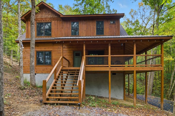 Jones Creek Cove - Wears Valley, TN