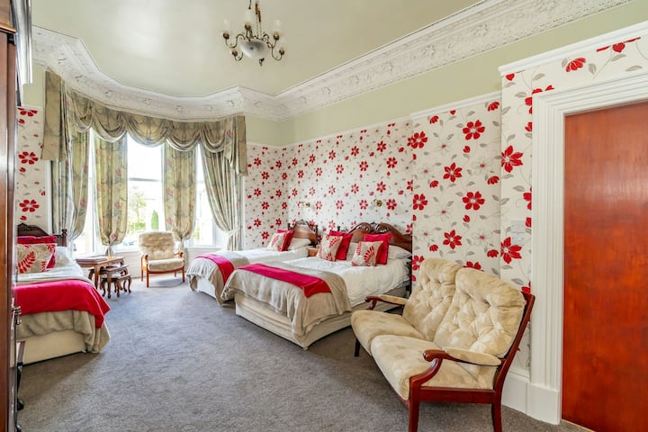 Deluxe Family Room- A Charming Victorian Townhouse - Edinburgh