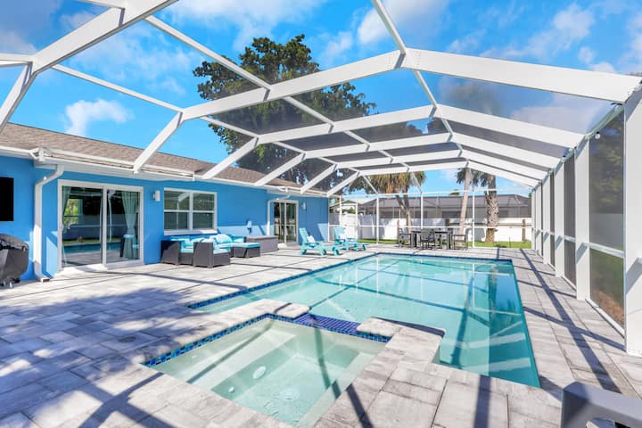 Marco Island Pool, Spa Getaway Fenced Pet Friendly - Marco Island, FL