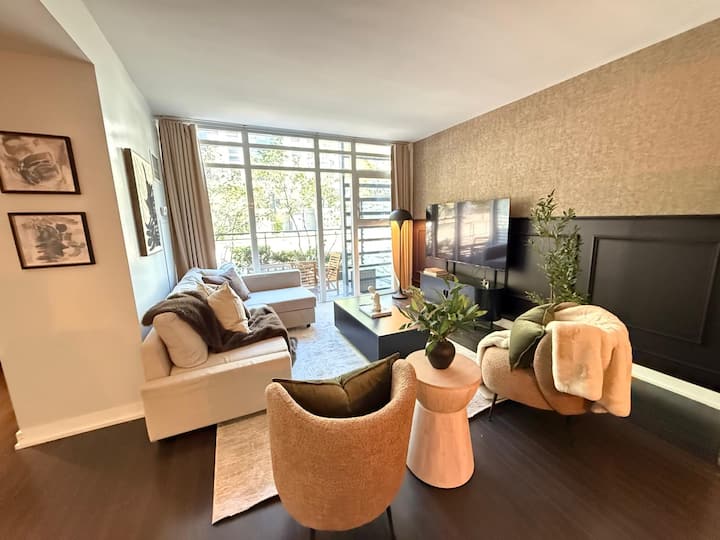 Modern Waterfront Retreat | 3br W City Views - 多倫多