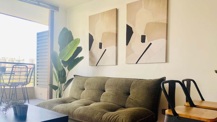 A Pasos De Metro Escuela Militar Y Barrio El Golf - Las Condes