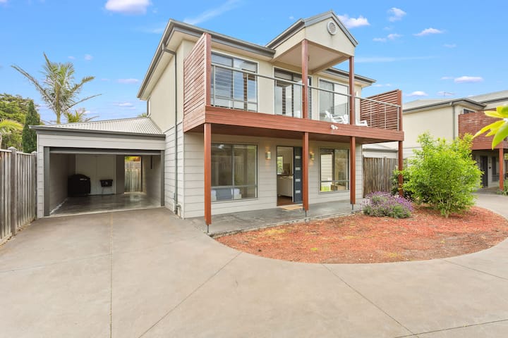 Charming Cowes Townhouse - Private Retreat On Main - Ventnor