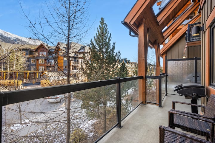 Elegant Mountain Retreat | Pool And Hot Tub - Canmore