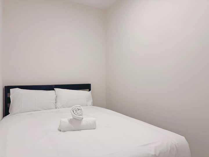 Sydney Skyline View Suite Steps From Accor Stadium - Auburn