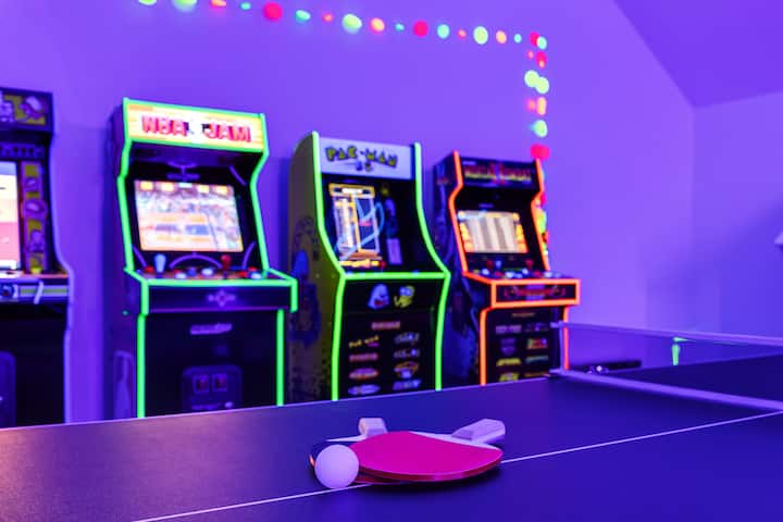 Luxury Retreat | Hot Tub, Dark Game Room, Arcades - Nashville, TN