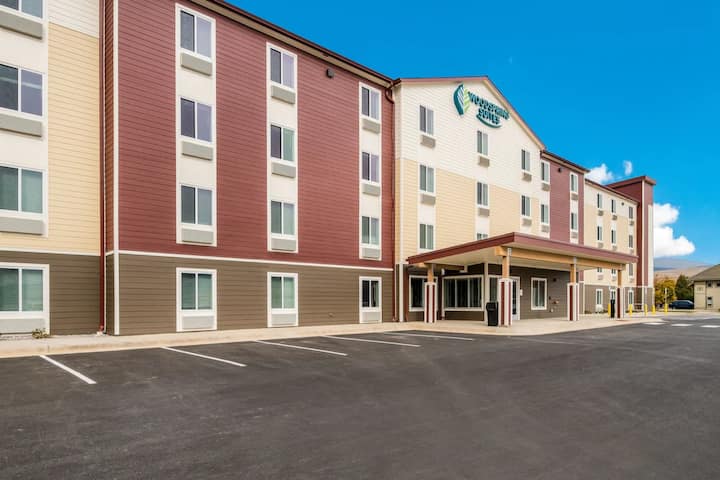 Near Missoula Airport + Kitchen. Gym. Parking. - Missoula, MT