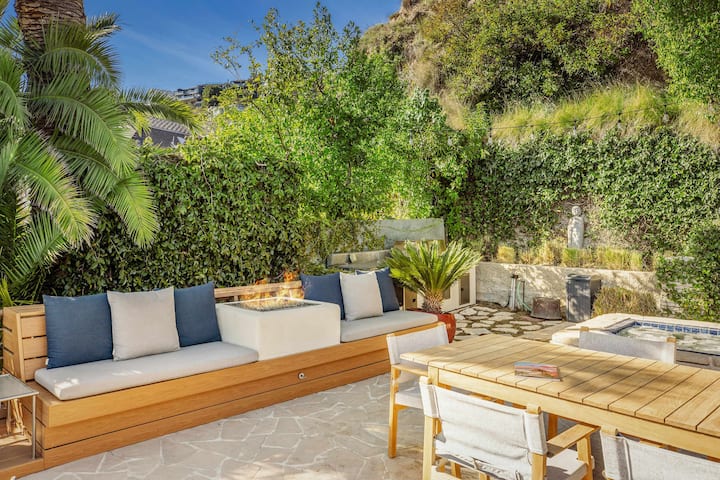 Chateau Lumier By Stay Awhile Villas - Los Angeles, CA