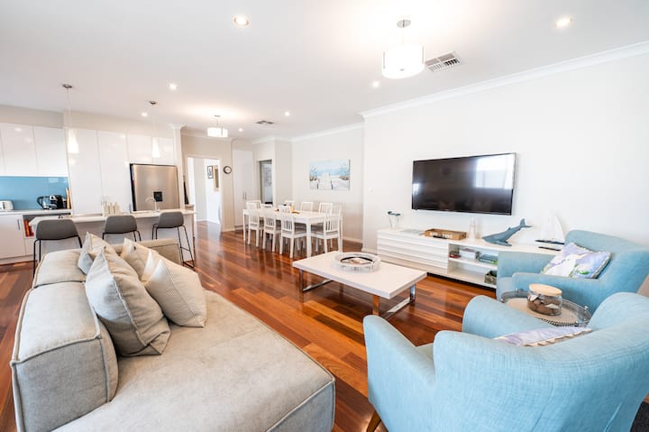 The Lake House—spacious Group Haven By The Bay - Victor Harbor