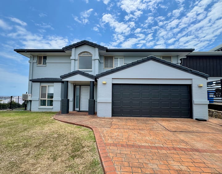 Belle Vue - 4brm/2bth/ac/pool
Stunning Views - Mackay