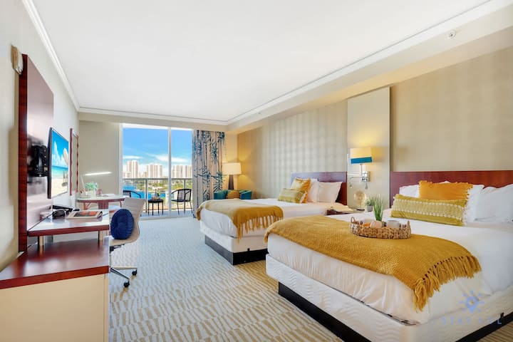 Studio With Amazing Pool And Balcony Bay View - Sunny Isles Beach, FL