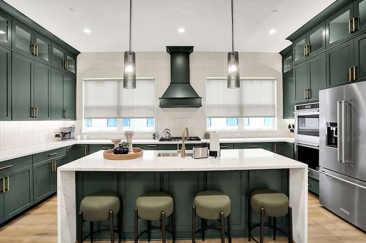 Luxury | Fireplace | Rooftop Deck | Downtown - Indianápolis, IN